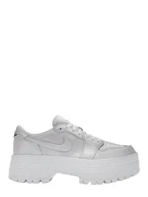 JORDAN 1 Brooklyn Low Sneakers - White/metallic Silver