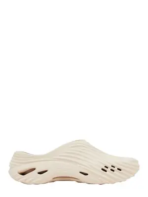 CROCS Echo Wave Clogs - Cream
