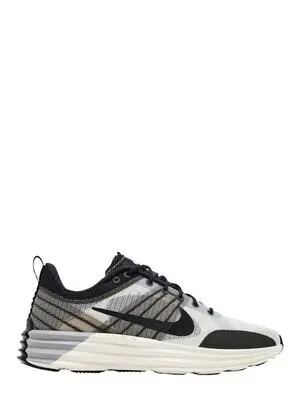 Nike Lunar Roam Sneakers White