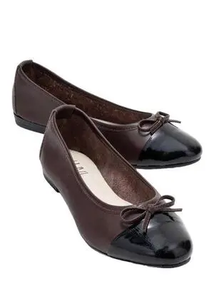 FOREVER & ALWAYS SHOES Rayne Cap Toe Ballet Flats Brown Black Leather