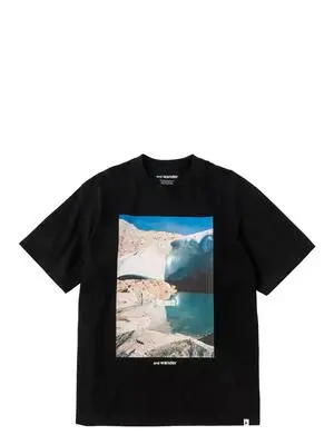 AND WANDER Graphic Stamp T-shirt - Black
