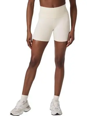 Vuori Vuori Inversion Ribbed Short Marshmallow