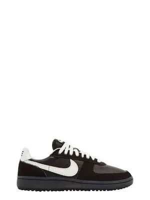 Nike Wmns Field General 82 Sneakers - Brown