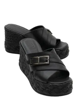 FOREVER & ALWAYS SHOES Palmas Leather Platform Sandal - Black Leather