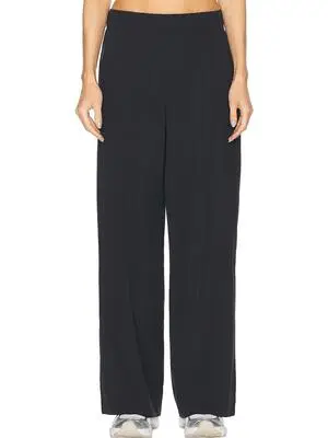 Beyond Yoga Stretch Woven Wide Leg Pant - True Black