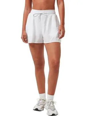 Travis Mathew Shifting Sands Shorts - White