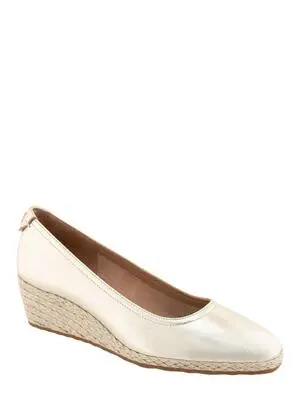 Aerosoles Roma Wedge Pump - Soft Gold Leather