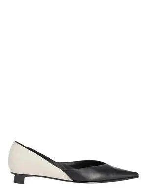 AMI Paris Pointed Leather Flat Pumps - Black