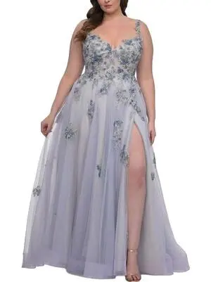 LABOMME A-line Gown With Lace Applique And Slit - Lavender