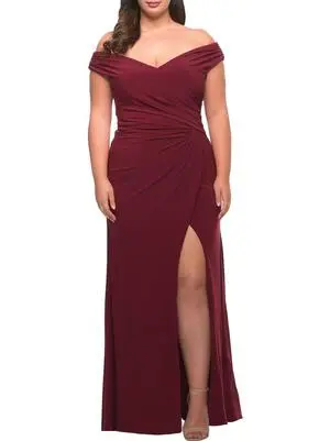 La Femme Matte Jersey Plus Gown With Ruching And Slit - Wine