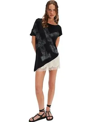 SUNDAY MARKET Oversized Graphic T-shirt With Asymmetrical Hem - Black