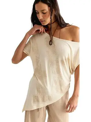 SUNDAY MARKET Sideline Tee With Graphic And Asymmetrical Hem - Tea