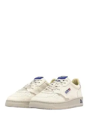 AUTRY Medalist Low Top Sneakers - White/ Suede Hay/ Sand