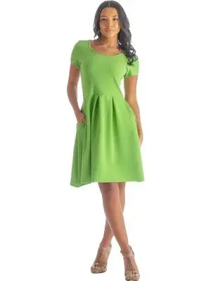 24SEVEN COMFORT APPAREL Scoop Neck Pleated Knee Length Dress With Pockets - Kiwi