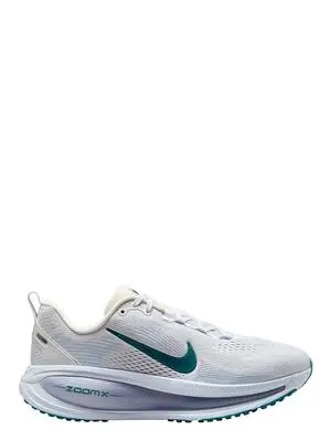 NIKE Vomero 18 Sneakers