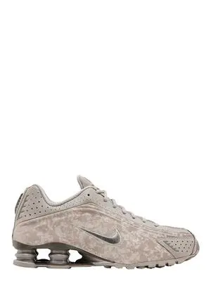 Nike Shox R4 Sneakers - Grey