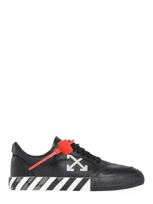 Off-White Vulc Low Top Sneakers - Black