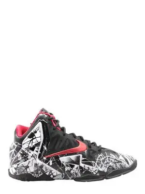 Nike Lebron 11 Gs 'graffiti' Sneakers - White