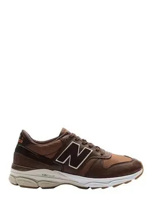 NEW BALANCE 770.9 - Brown