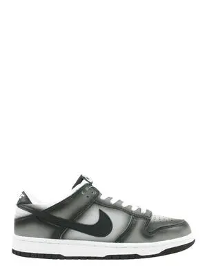 Nike Dunk Premium Sneakers - Grey