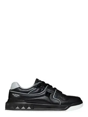 Valentino Garavani One Stud Low Top Sneakers - Black