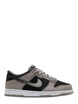 Nike Dunk Low Top Sneakers - Grey