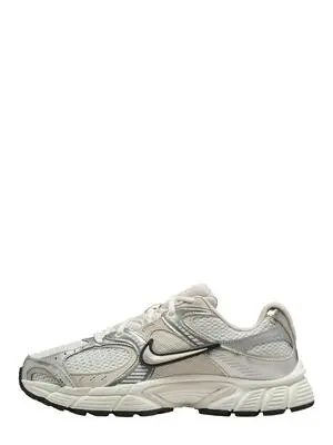 Nike V5 Rnr Sneakers With Reflective Accents - White