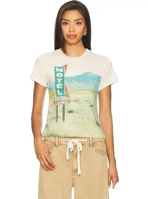 Daydreamer Motel Ranch House Vintage Tee - Dirty White