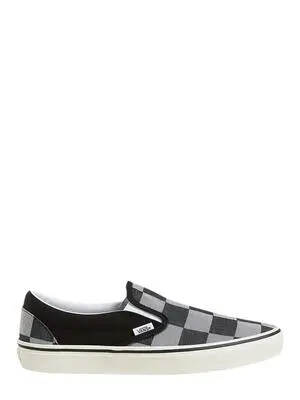 VANS Classic Slip-on Sneakers - Black