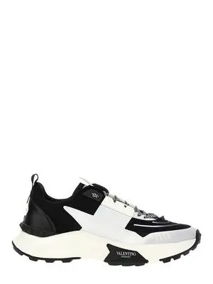 Valentino Garavani True Act Sneakers - White/black