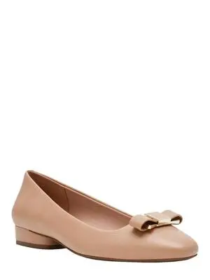 Anne Klein Cadey Pumps Biscotti