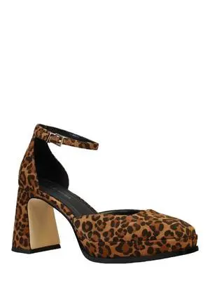 Pelle Moda Dolli Platform Pumps Leopard