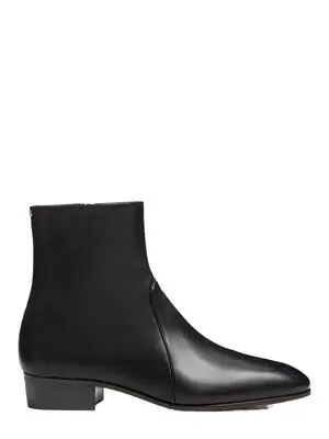 Valentino Garavani Pat Round-toe Boots - Black