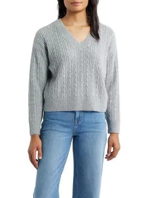 CITY BLUES Cable V-neck Sweater - Gray