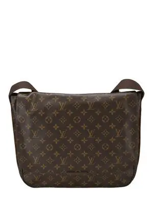 LOUIS VUITTON Monogram Messenger Beaubourg - Brown