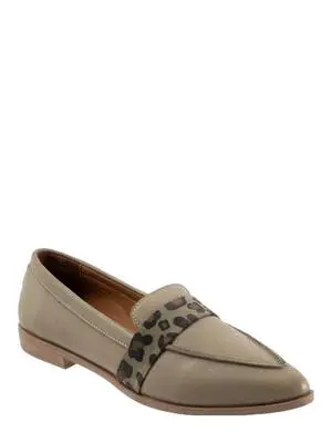 BUENO Bristol Pointed Toe Loafer - Sage
