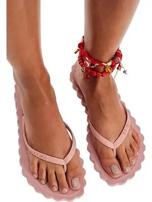 BRIZZA AREZZO Cookie Cutter Scalloped Flip Flops - Blush