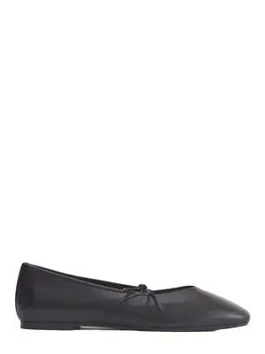 Everlane Leather Keyhole Flat - Black