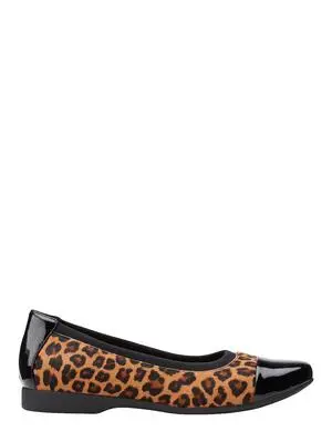 CLARKS Clarks Un Darcey Cap 2 Print Pony