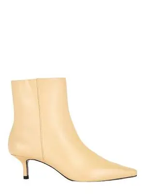 BLACK SUEDE STUDIO Harlow 50 Boot - Custard
