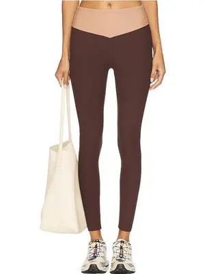 Year Of Ours Ribbed Two Tone Dip Legging In Chocolate - Dark Oak & Taupe