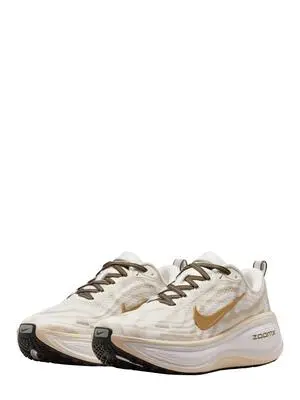 Nike Vomero Plus Running Shoe - Summit White/metallic Gold