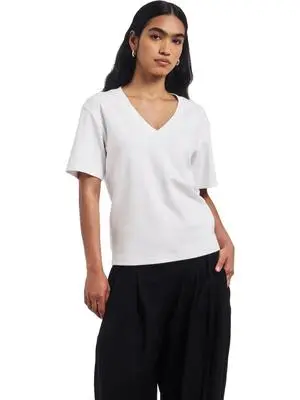 NINETY PERCENT Compact Cotton V-neck T-shirt - White
