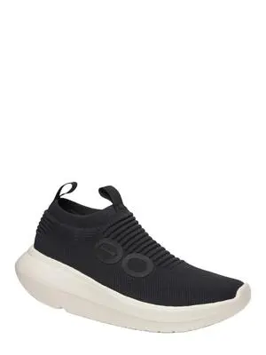 OOFOS Oomy Zen Slip-On Sneaker Chalk Black