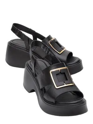 FOREVER & ALWAYS SHOES Leather Buckle Platform Sandal - Black