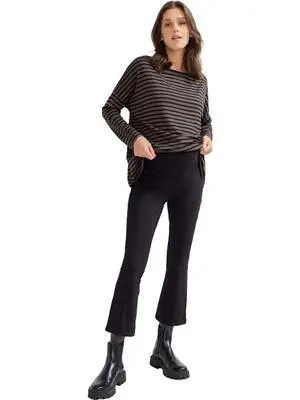 Hatch Collection The Maternity Bodyflex Crop Flare Legging - Black
