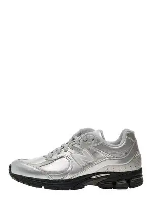 NEW BALANCE 2002r Leather Sneakers Silver