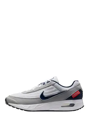Nike College Air Max Verse Shoes - White