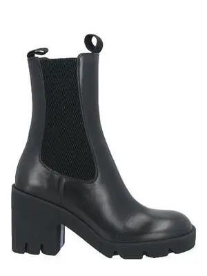 Burberry Ankle Chelsea Boots - Black