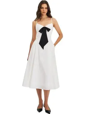 MISS CIRCLE Poplin Flared Maxi Dress With Removable Bow - White